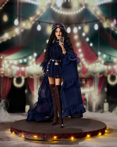 Clairvoyante Rayna Ahmadi™ Dressed Doll Mini Gift Set Le Cirque Cabaret ...