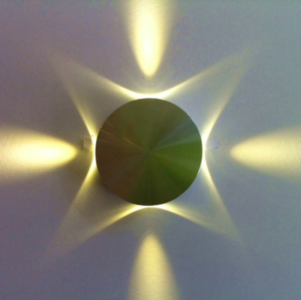 Estrella Round Aluminium Wall Light