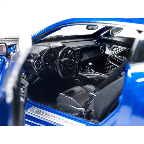 Auto World 1:18 2017 Chevrolet Camaro SS 1LE 50th