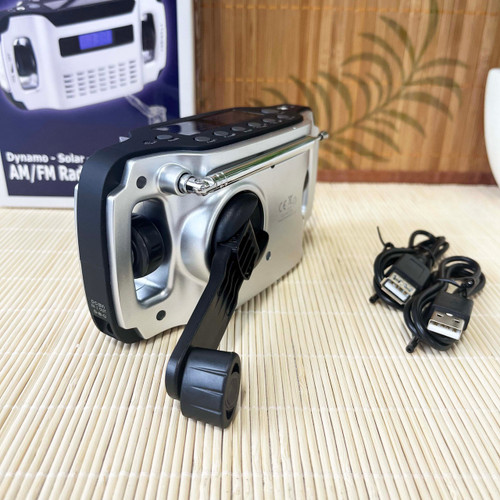 POWERplus Lynx - Solar & Dynamo Powered Radio Torch - It Must Be Green