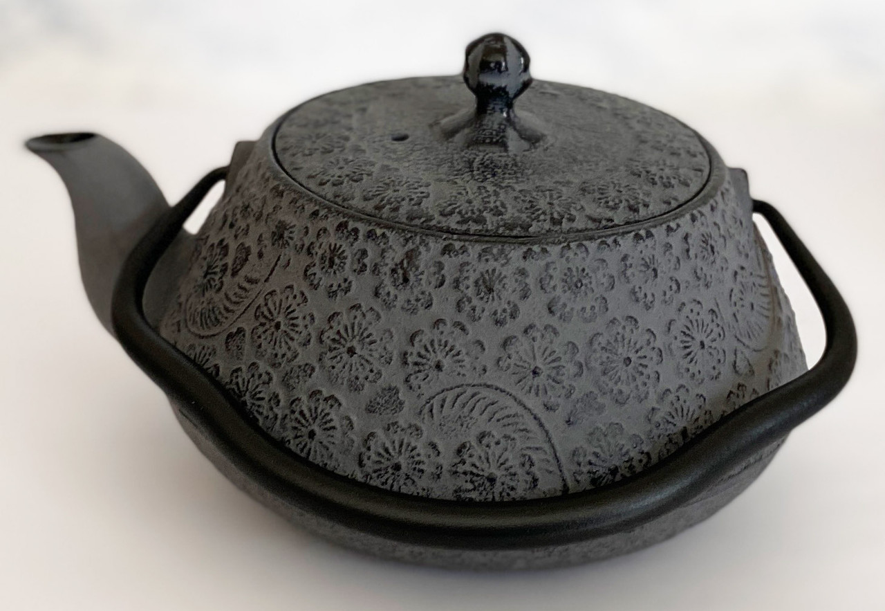 Kyusu Nanbu Tekki Japanese Cast Iron Tea Pot Dobari Sakura 0.5L Black Japan