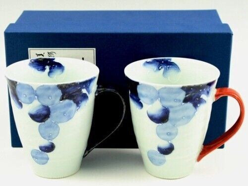 Arita yaki ware Japanese Coffee Mug cup Sometsuke Grape Red handpaint