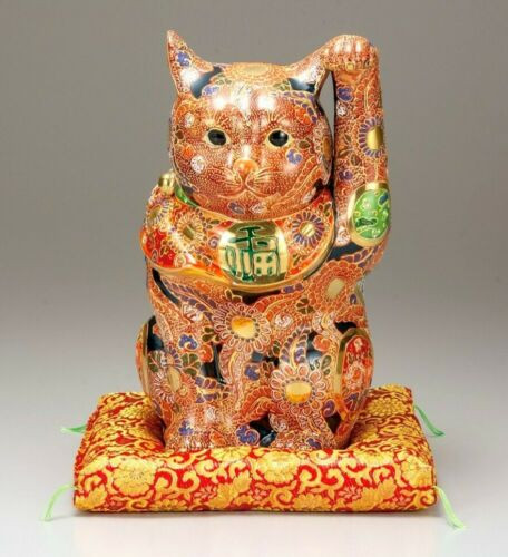 Maneki neko Japanese Lucky cat Kutani yaki porcelain Mori Komon pattern ...