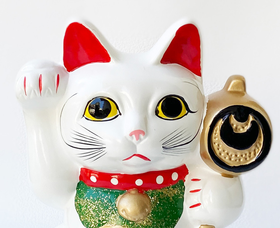 Maneki neko Tokoname yaki Red Japanese Lucky cat Traditional Right hand ...