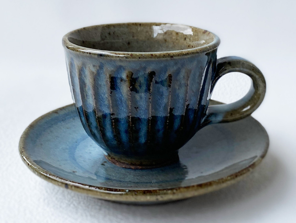Shigaraki yaki ware Japanese pottery cuffee cup saucer Ash Bruch marks