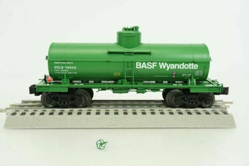 Tank Cars - Lionel full O scale size - The Public Delivery Track