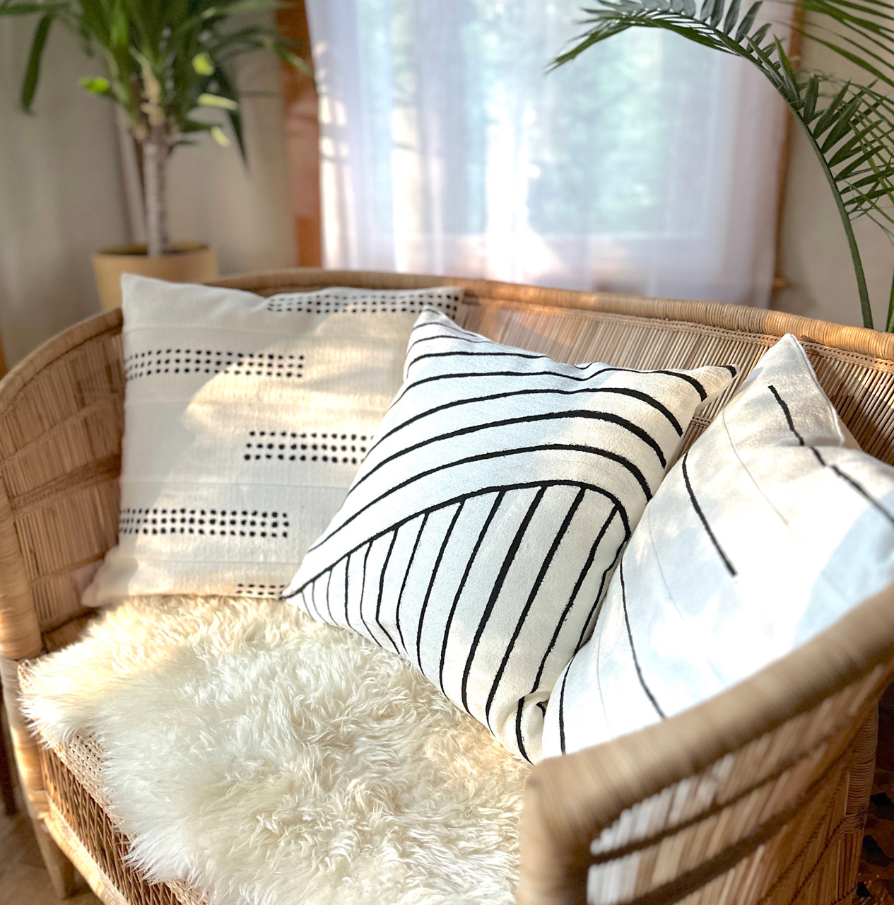 Organic Lines White Sadza Pillow | Mbare