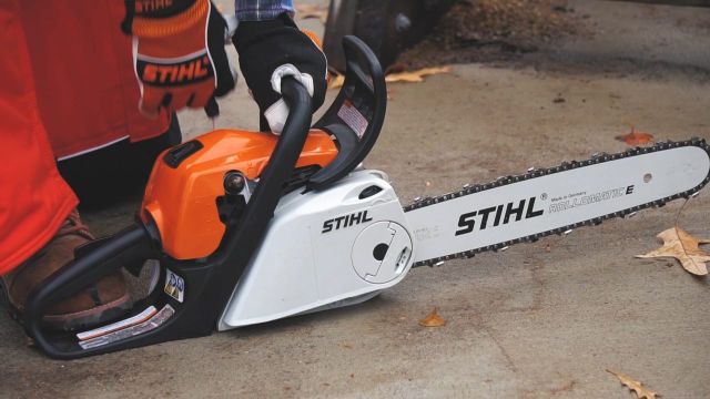 How to start a chainsaw - Walker's Saw Shop LTD.