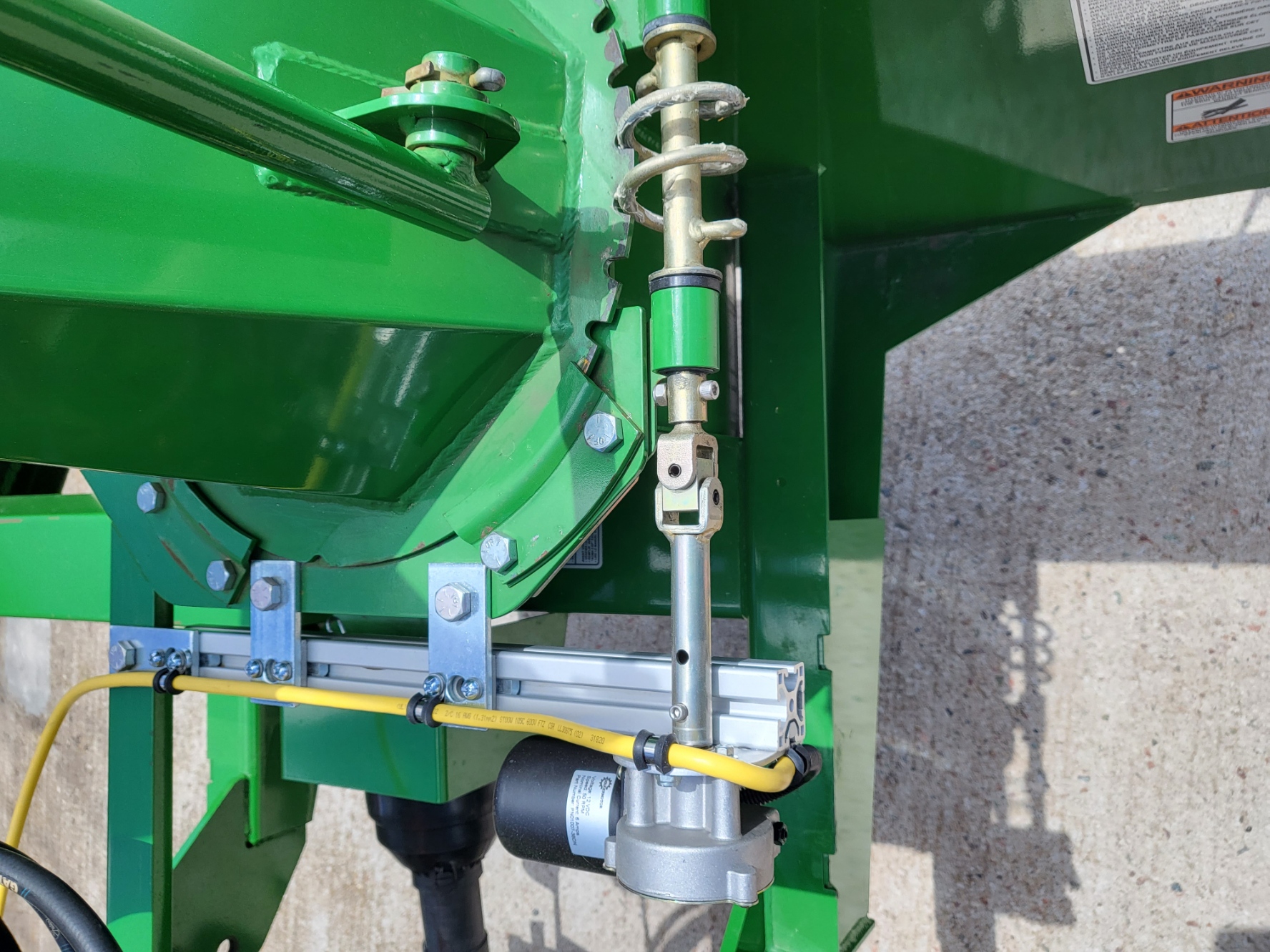 Motorizing Snow Blower Frontier SB1174's Chute Rotation - Makermotor