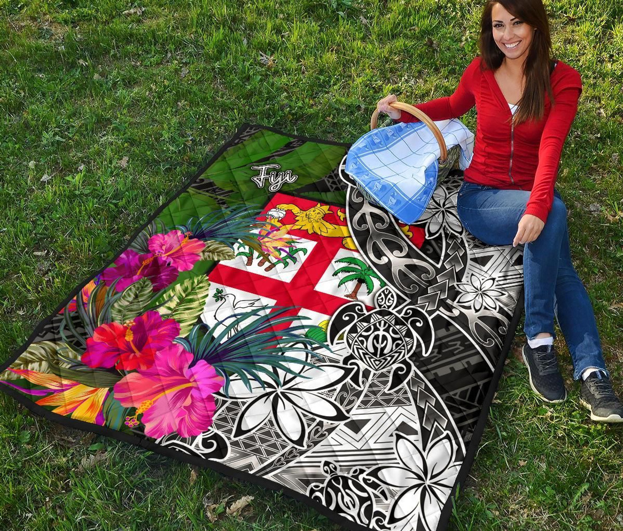 Fiji Premium Quilt Turtle Plumeria Banana Leaf