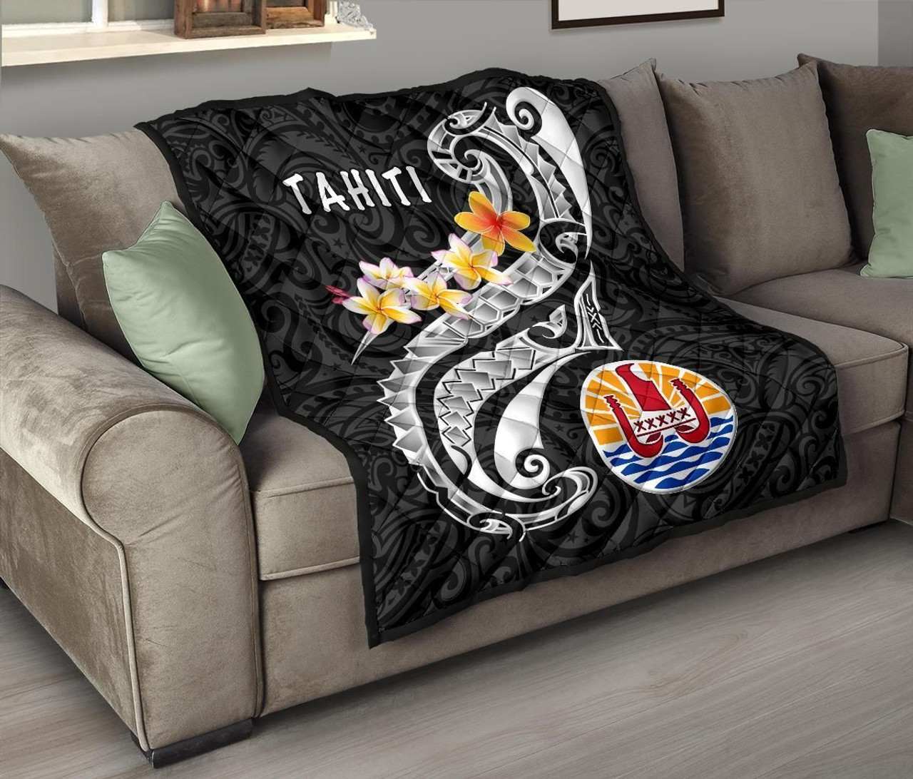 Tahiti Premium Quilt Tahiti Seal Polynesian Patterns Plumeria Black