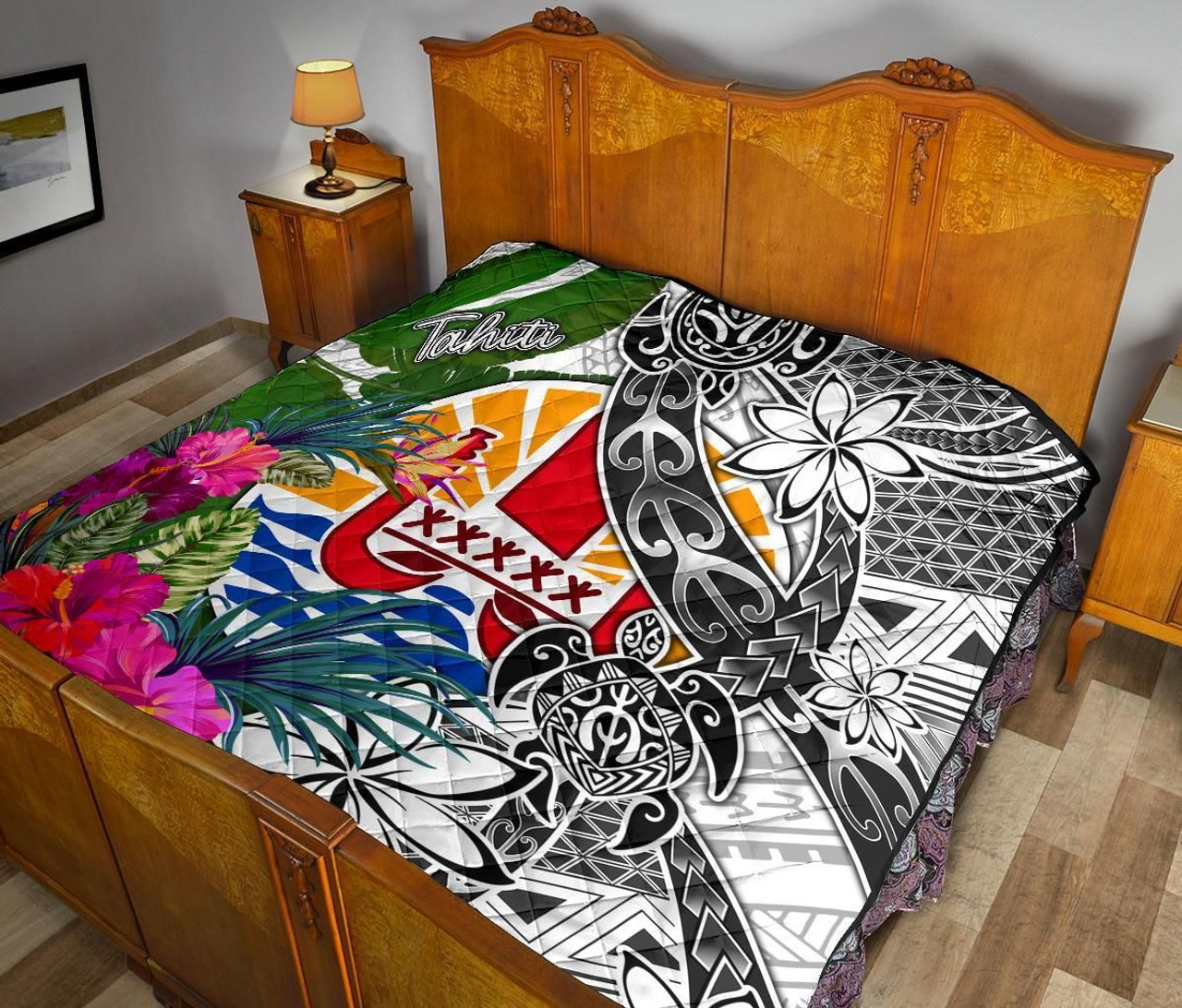 Tahiti Premium Quilt White Turtle Plumeria Banana Leaf
