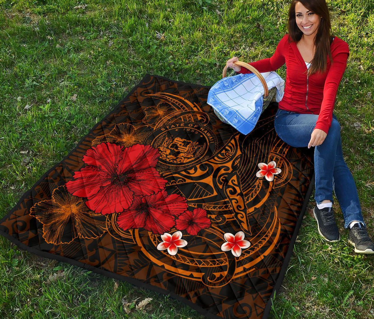 Polynesian Hawaii Premium Quilt Humpback Whale With Hibiscus Golden