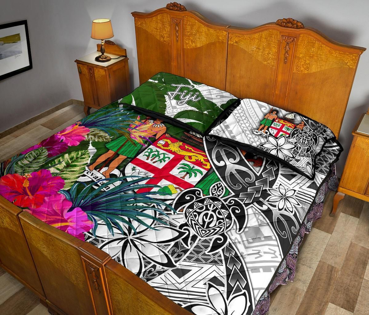 Fiji Quilt Bed Set White Turtle Plumeria Banana Leaf Crest