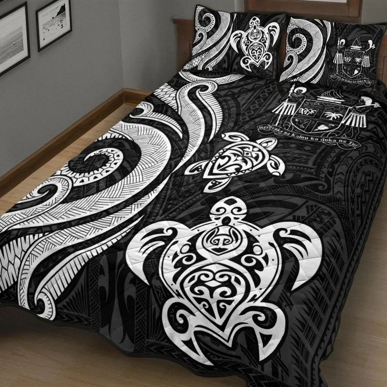 Fiji Quilt Bed Set White Tentacle Turtle Crest