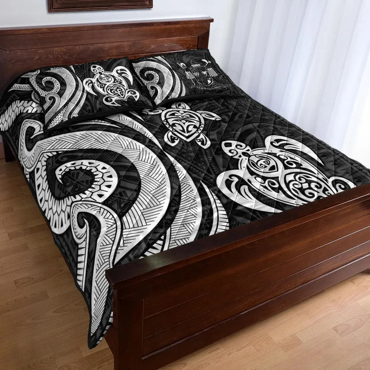 Fiji Quilt Bed Set White Tentacle Turtle Crest