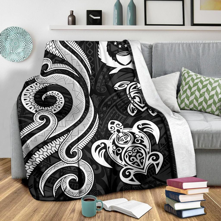 Pohnpei Micronesian Premium Blanket White Tentacle Turtle