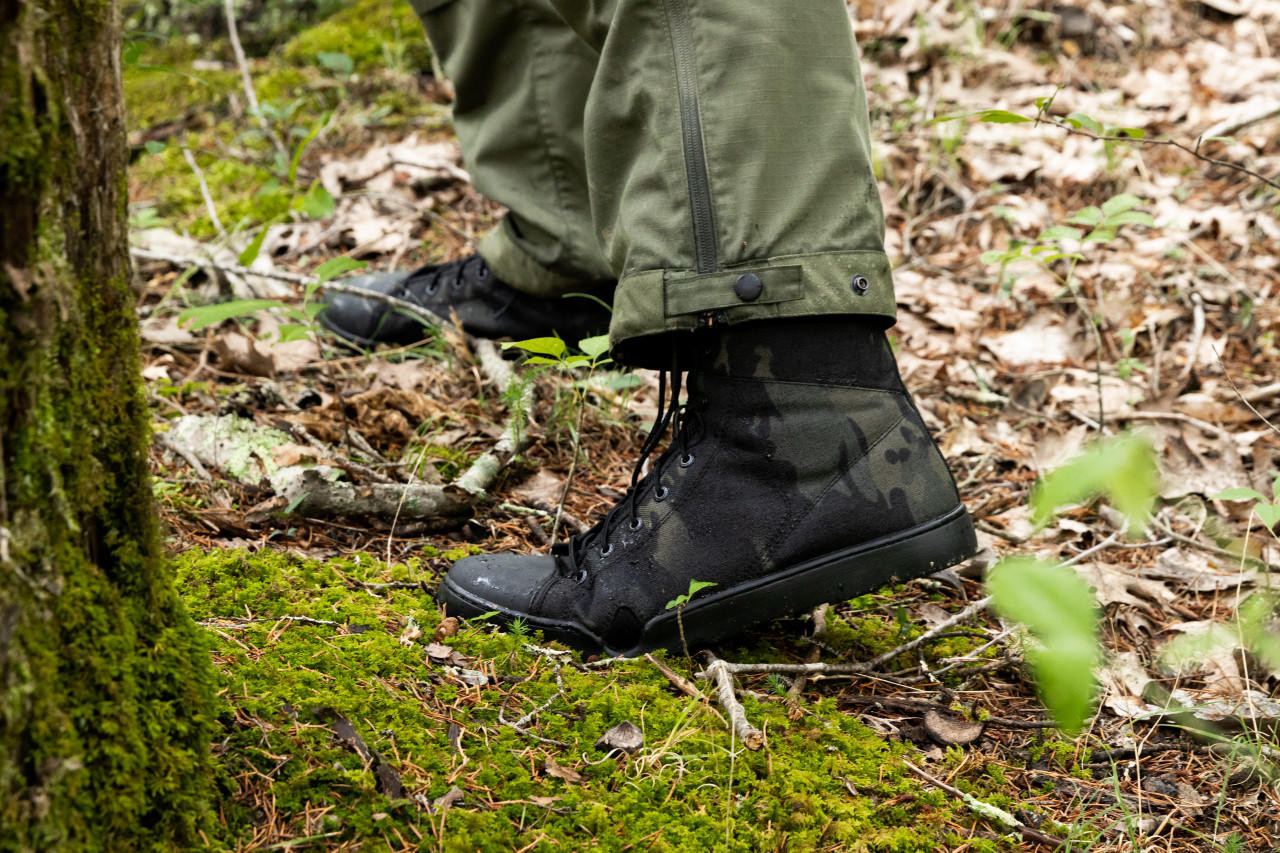 Altama Men's Multicam Black Maritime Assault 8" Tactical Water ...