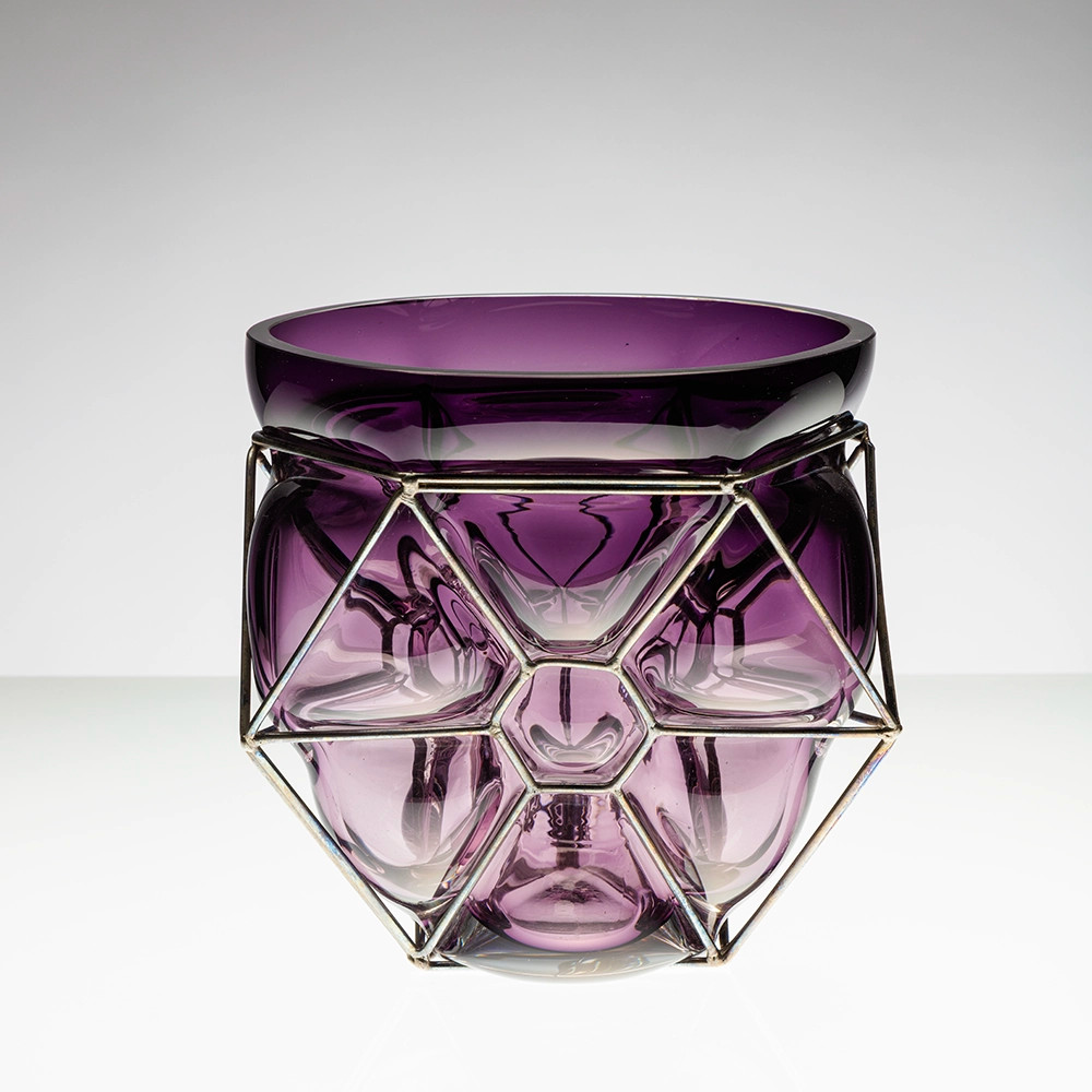 Triangle flower vase - Between The Sheets