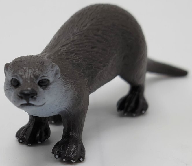 Schleich Otter #14865 - Great details on this small figure.