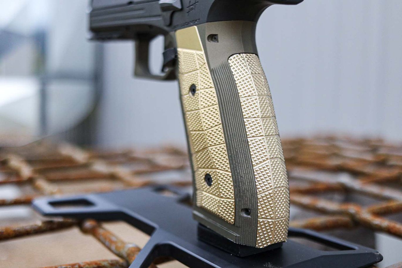 Laugo Arms Alien GridLOK Aggressive Brass Palm Swell Grips and ...
