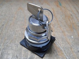 General Electric (CR104PSK34A00W) 3 Pos Key Operated Selector Switch ...