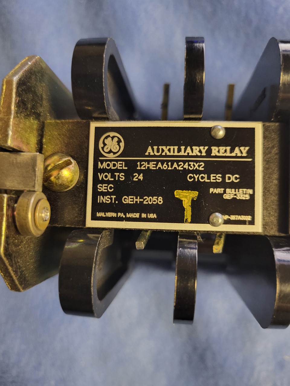 12HEA61A243X2 AUXILIARY RELAY 24V NEW GE - SoCal Circuit Breakers