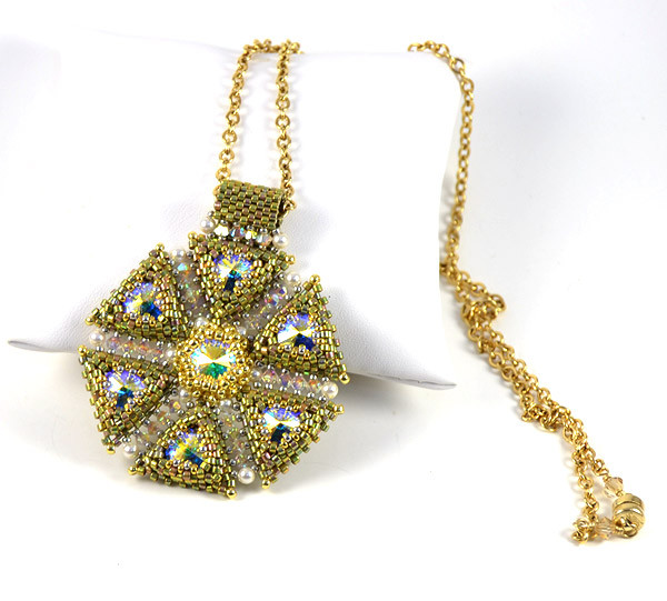 Tessellated Triangles Pendant Beading Pattern - Liisa Turunen Designs