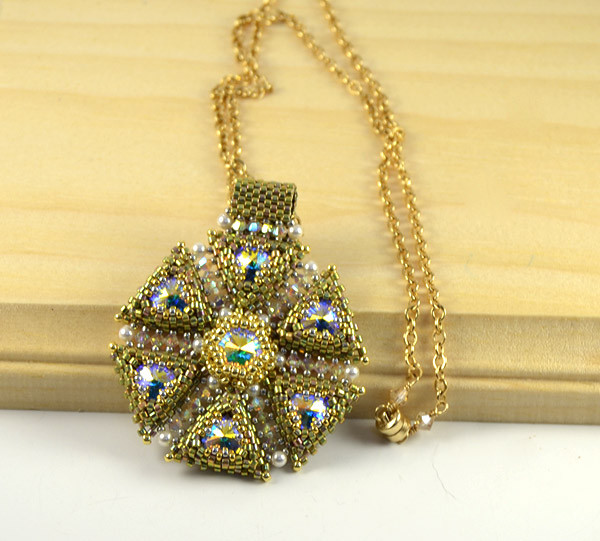 Tessellated Triangles Pendant Beading Pattern - Liisa Turunen Designs