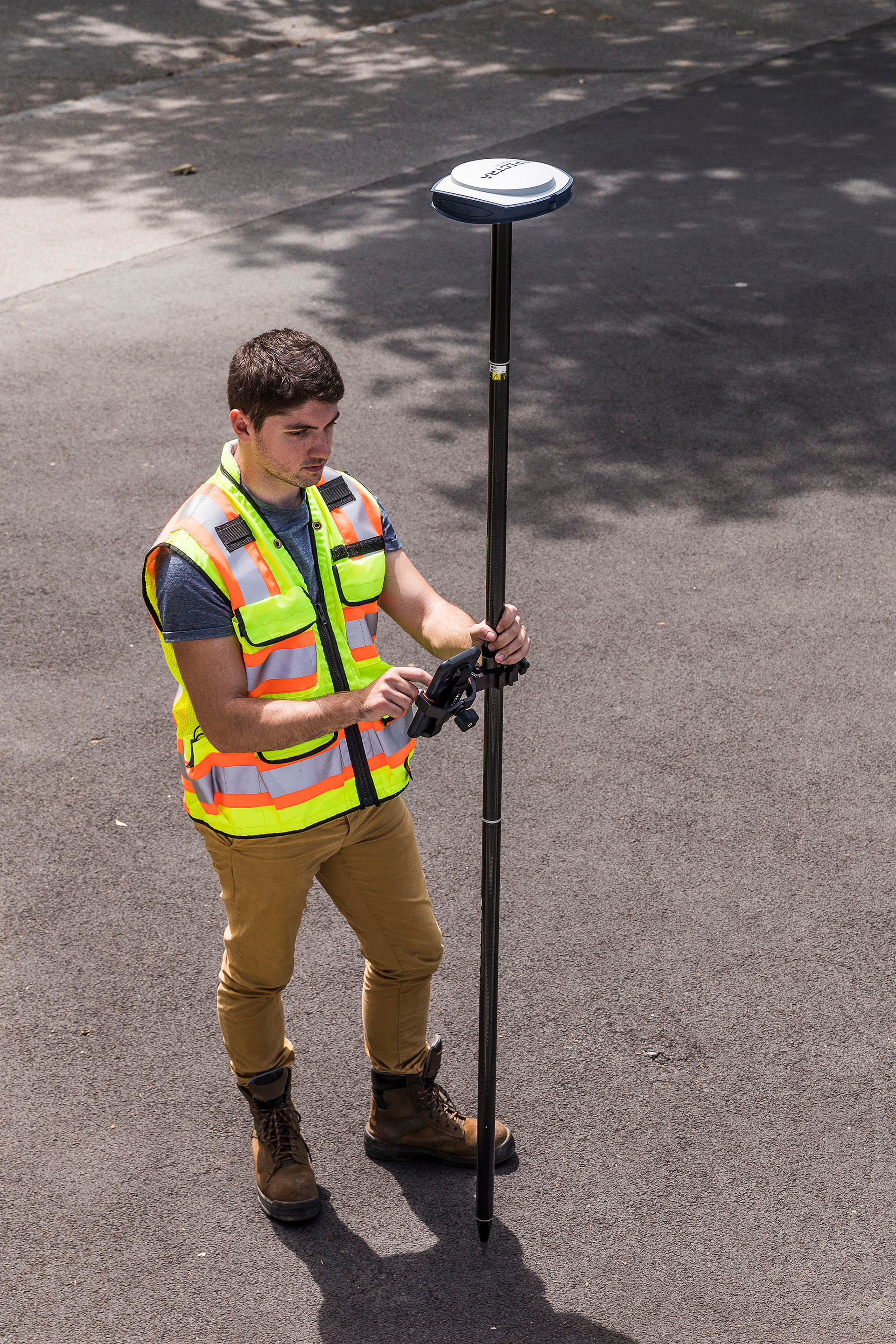 Spectra Geospatial SP85 GNSS Receiver: Next-Generation Precision Tracking