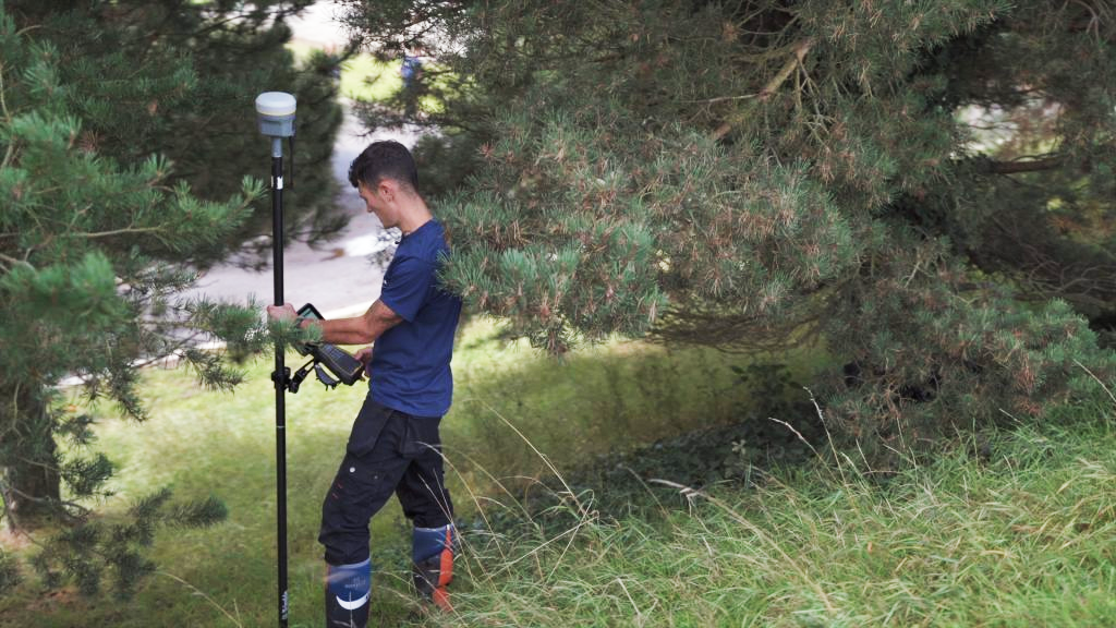 "Trimble: Positioning Engine Optimized for Fusion" - Precision Laser ...