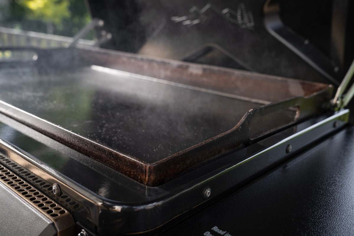 Flatrock Griddle by Traeger