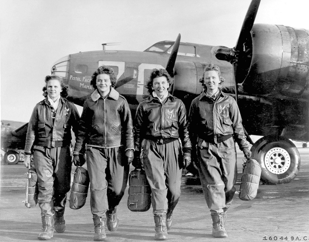 Celebrating Women in Aviation History - Aviation Oil Outlet