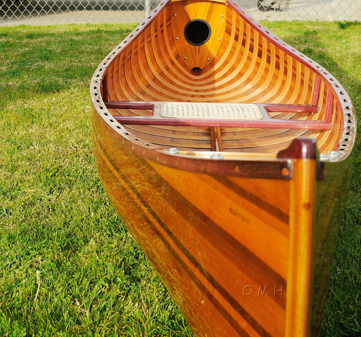 Wooden Canoe With Ribs and Curved Bow - 10'