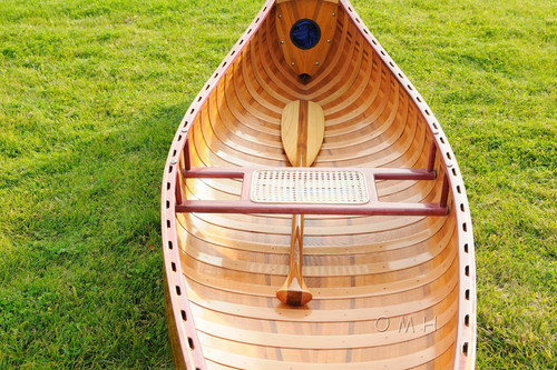 Wooden Canoe With Ribs and Curved Bow - 10'