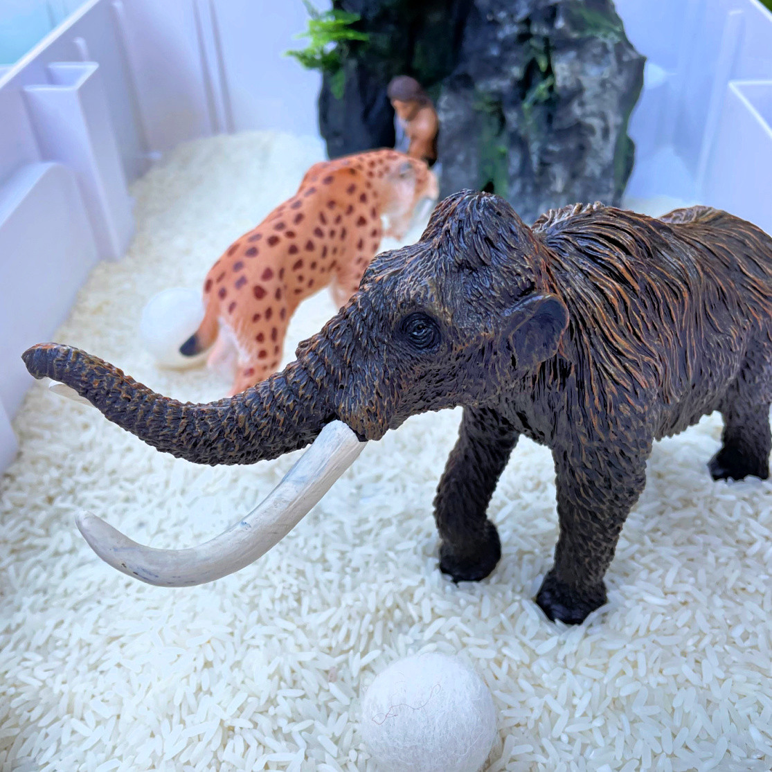 Mojo Woolly Mammoth | MiniZoo Prehistoric Models
