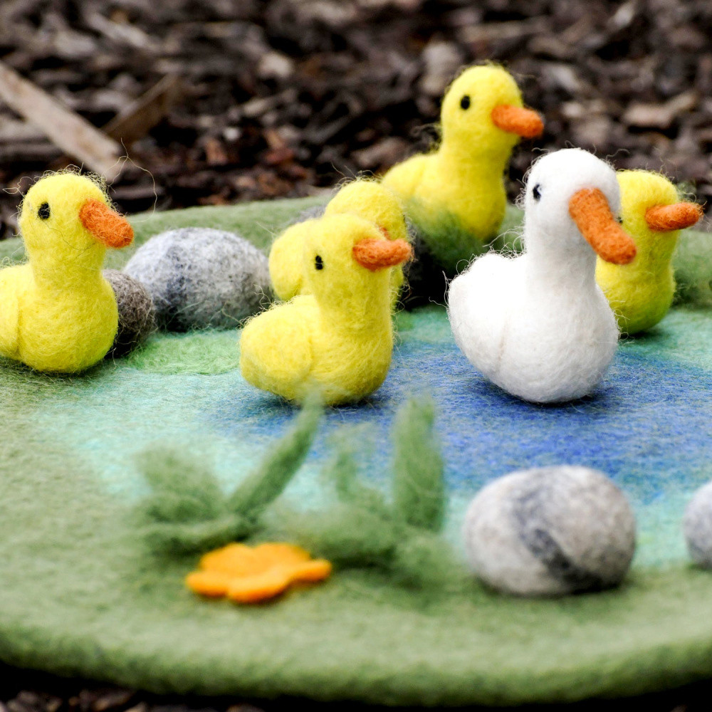 Tara Treasures Duck Pond with 6 Ducks Play Mat Playscape | MiniZoo Felt ...