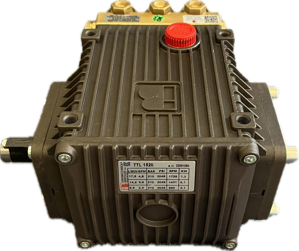 Bertolini TTL 1520: 3045 psi @ 18 L/min, 24 mm Shaft Pressure Washer Pump