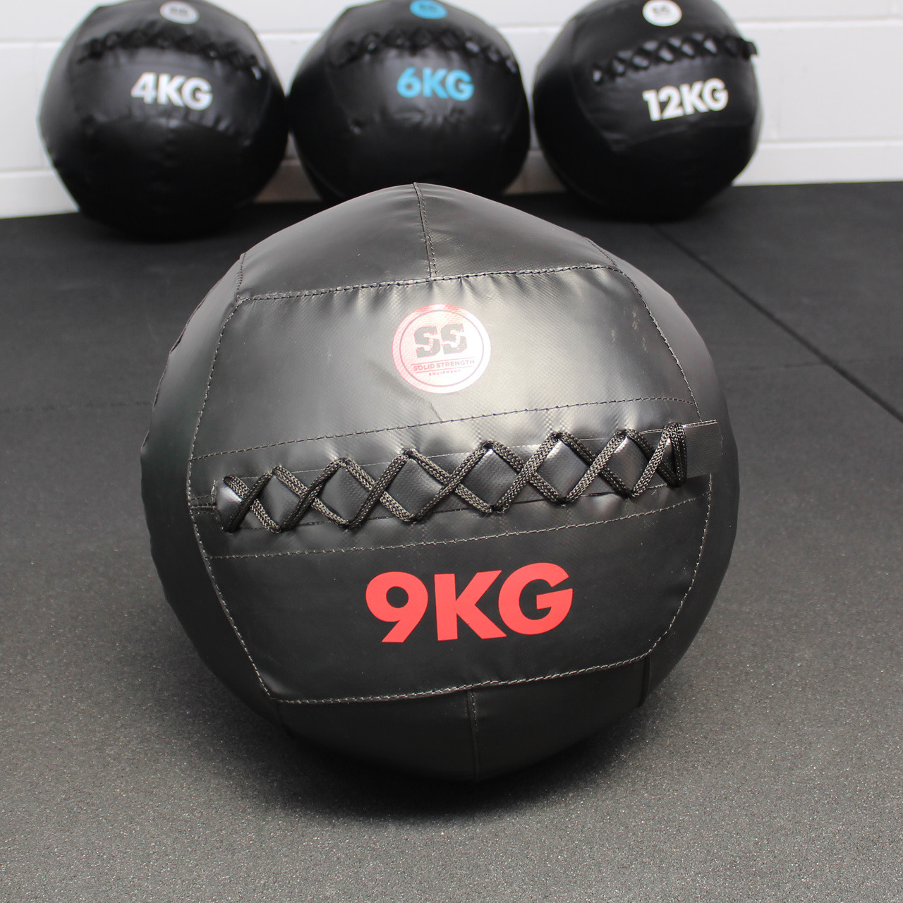MEDICINE BALLS | SOLID STRENGTH EQUIPMENT