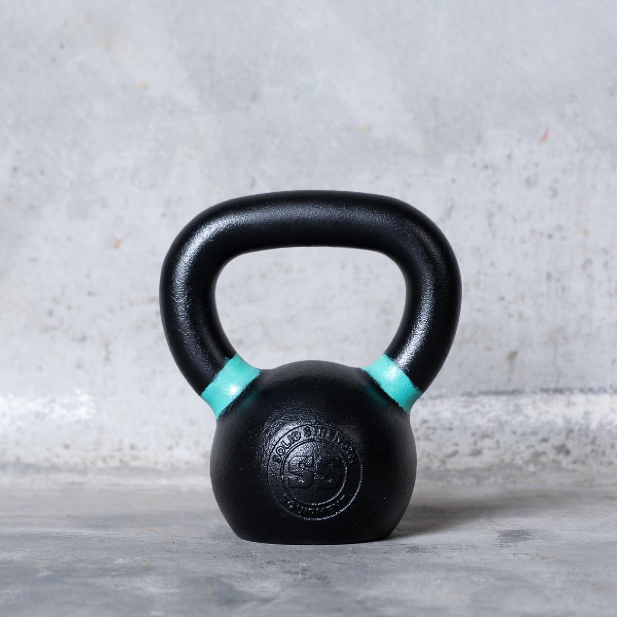 CAST IRON KETTLEBELLS | SOLID STRENGTH EQUIPMENT