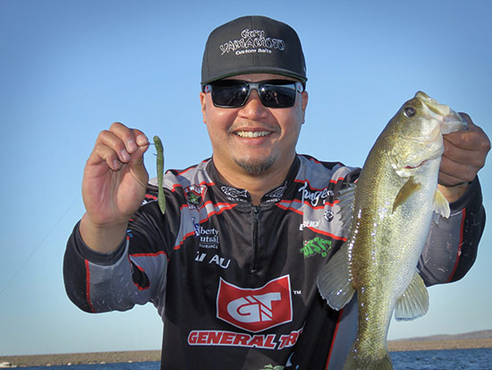 Vertical Reaction Fishing - How Tai Au Power-fishes a Senko and a Neko ...