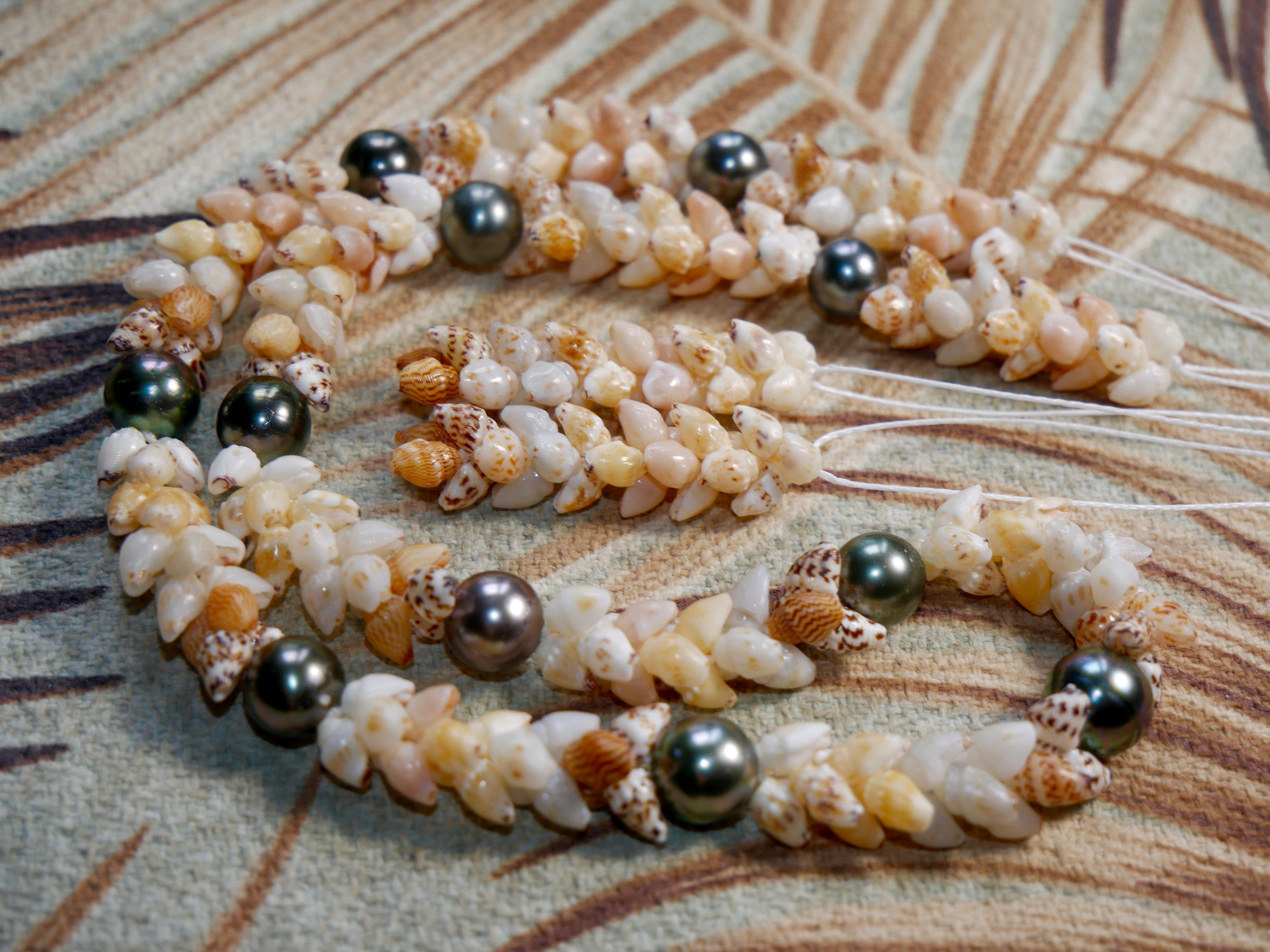 19” Momi & Tahitian pearls necklace #917 - ShellsHawaii.com