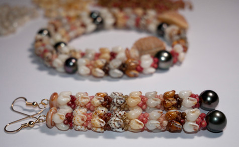18" Pupu O Niihau shell lei , Momi & Kahelelani shell lei with Tahitian ...