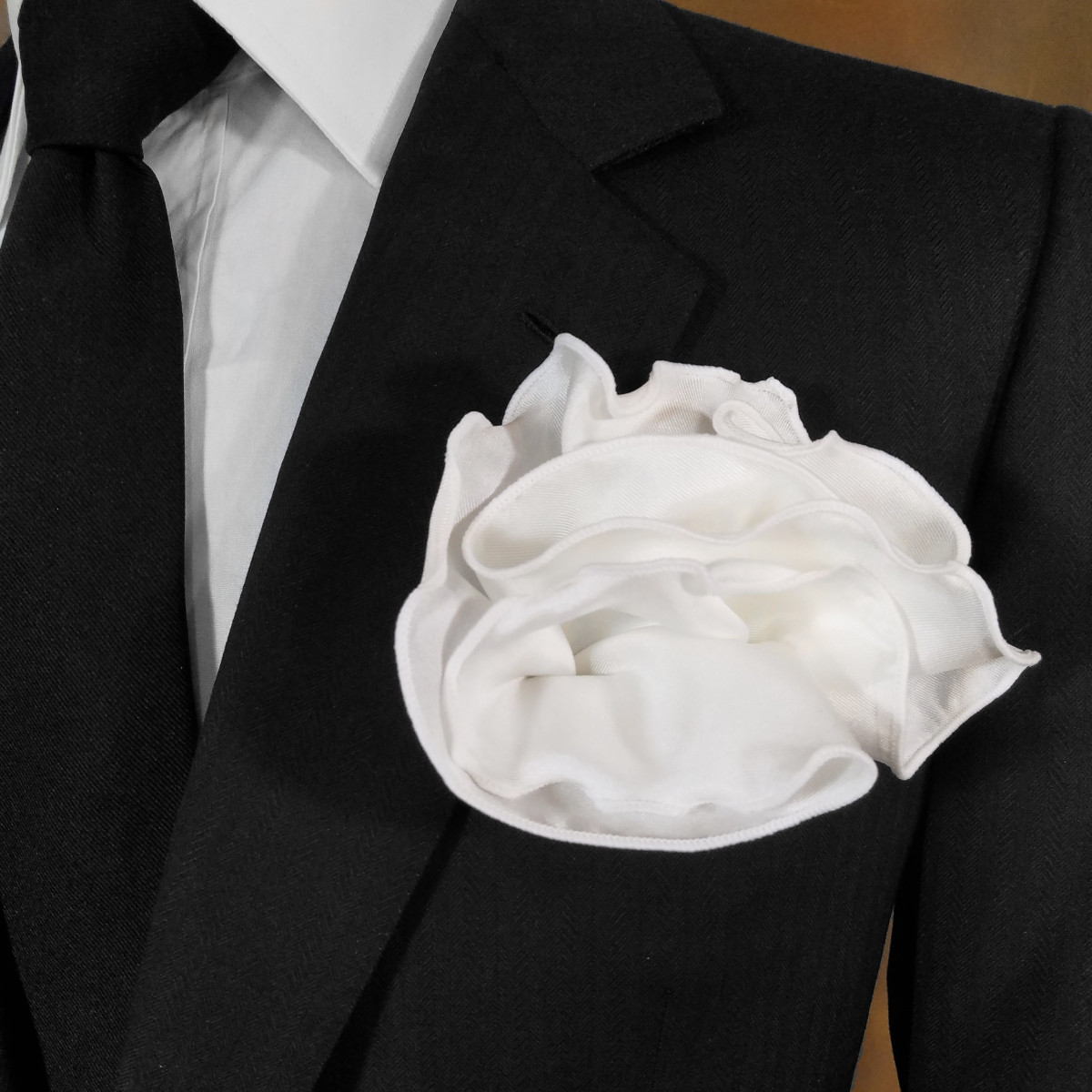 Antonio Ricci 2-in-1 White 100% Silk Pouf Pocket Square