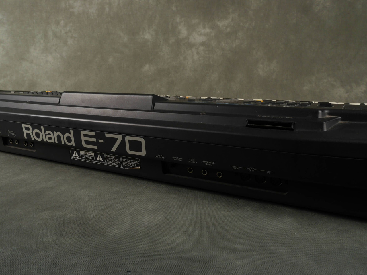 Roland E-70 Synthesizer Keyboard - 2nd Hand