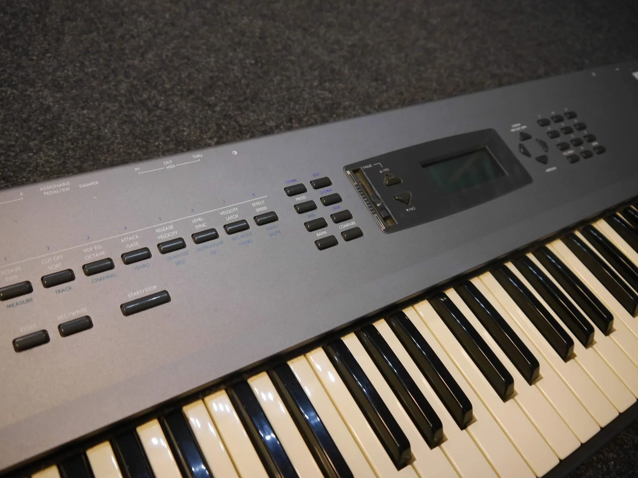Korg N364 Workstation Synthesizer Keyboard - 2nd Hand
