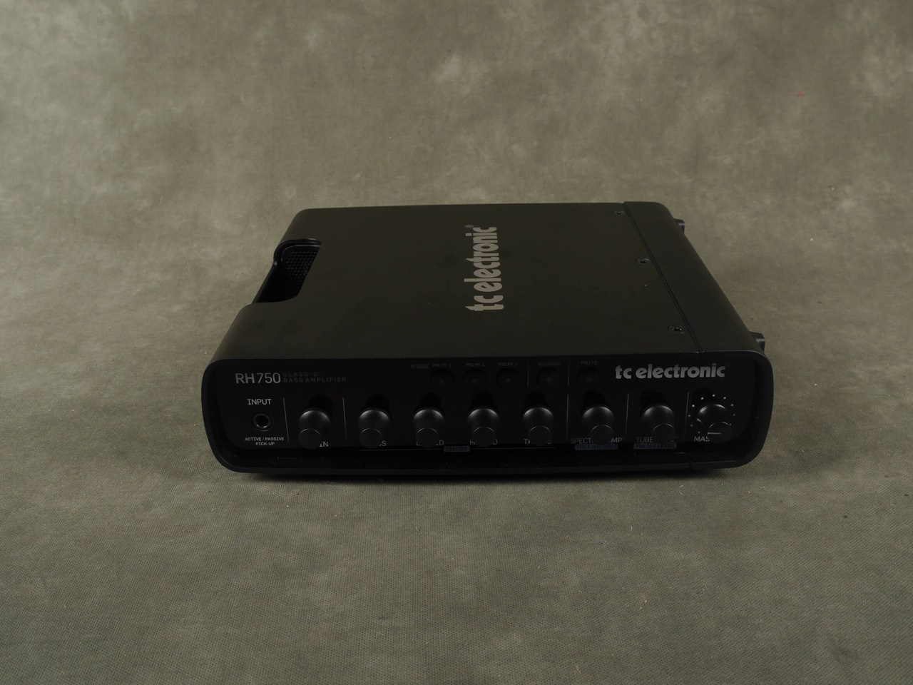 TC Electronic RH750 Bass Head w/Box & Gigbag - 2nd Hand