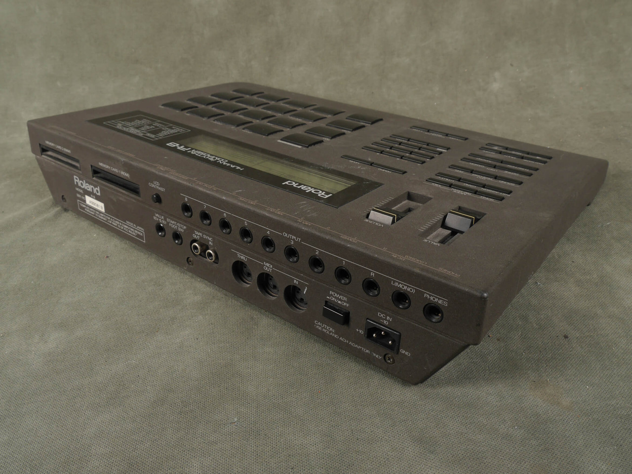 Roland R8 Rhythm Drum Machine - Boxed - 2nd Hand