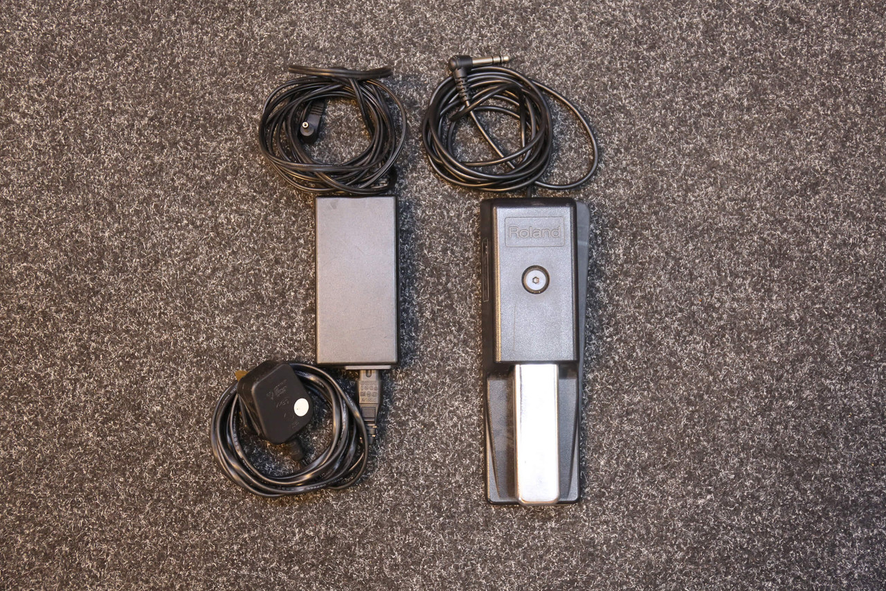 Roland E-60 Music Workstation Keyboard - 2nd Hand