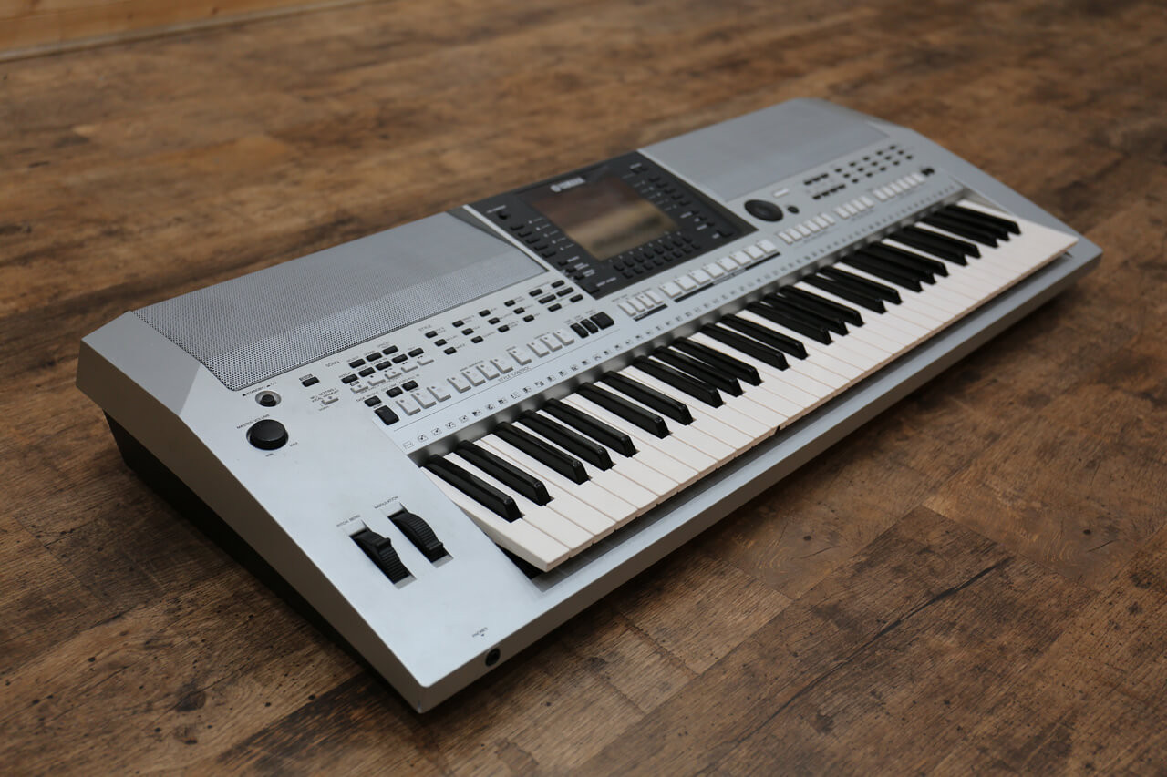 Yamaha PSR S900 Keyboard with PSU 2nd Hand | Rich Tone Music